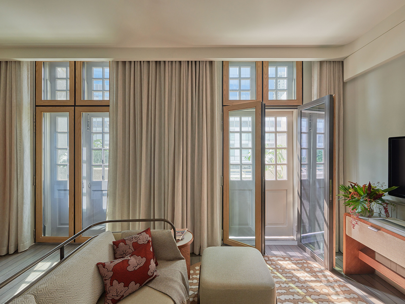 Rooms & Suites at 21 Carpenter in Singapore - Design Hotels™ - Design ...