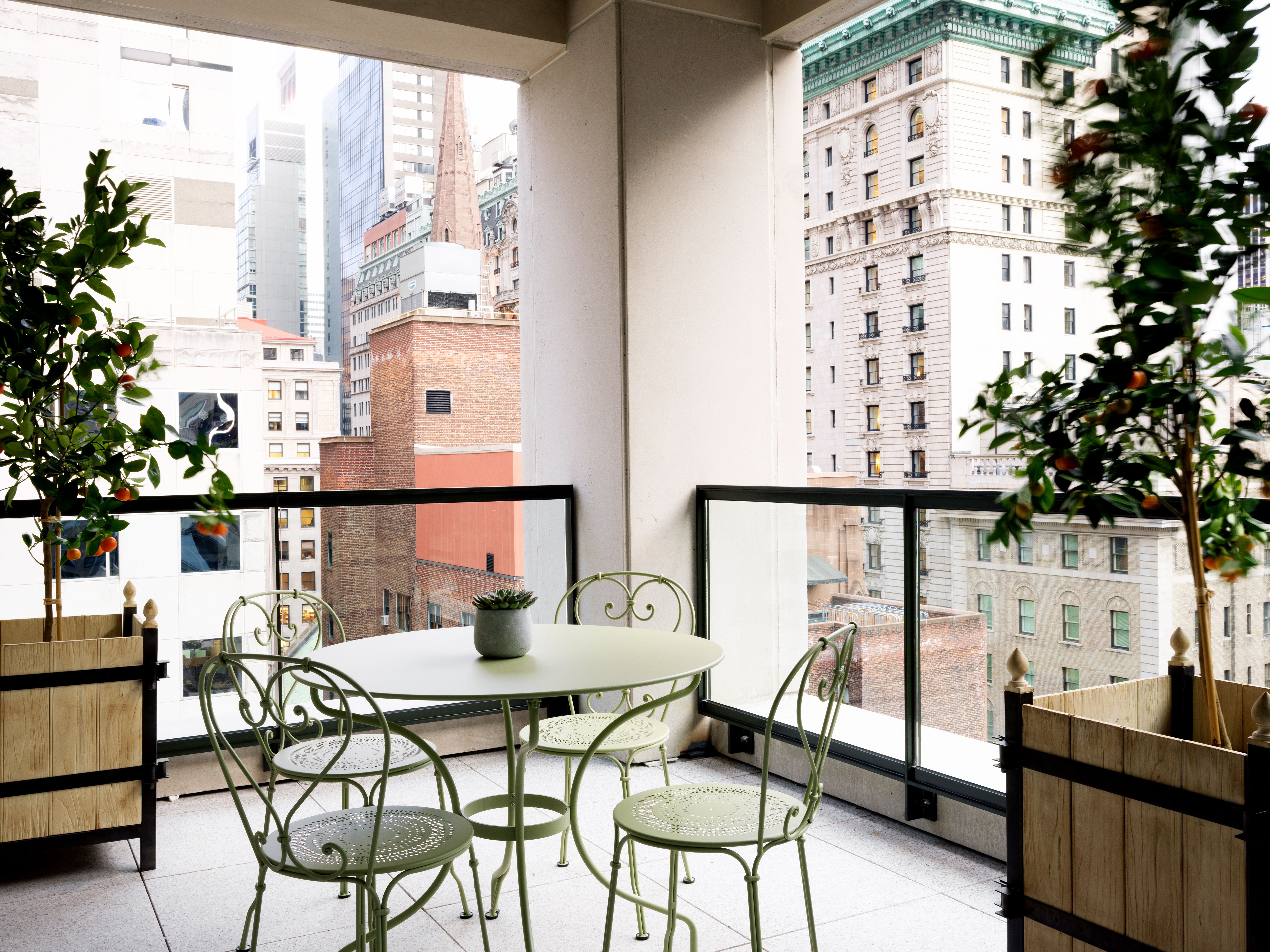 Rooms & Suites at The Whitby Hotel in New York City, USA - Design Hotels™
