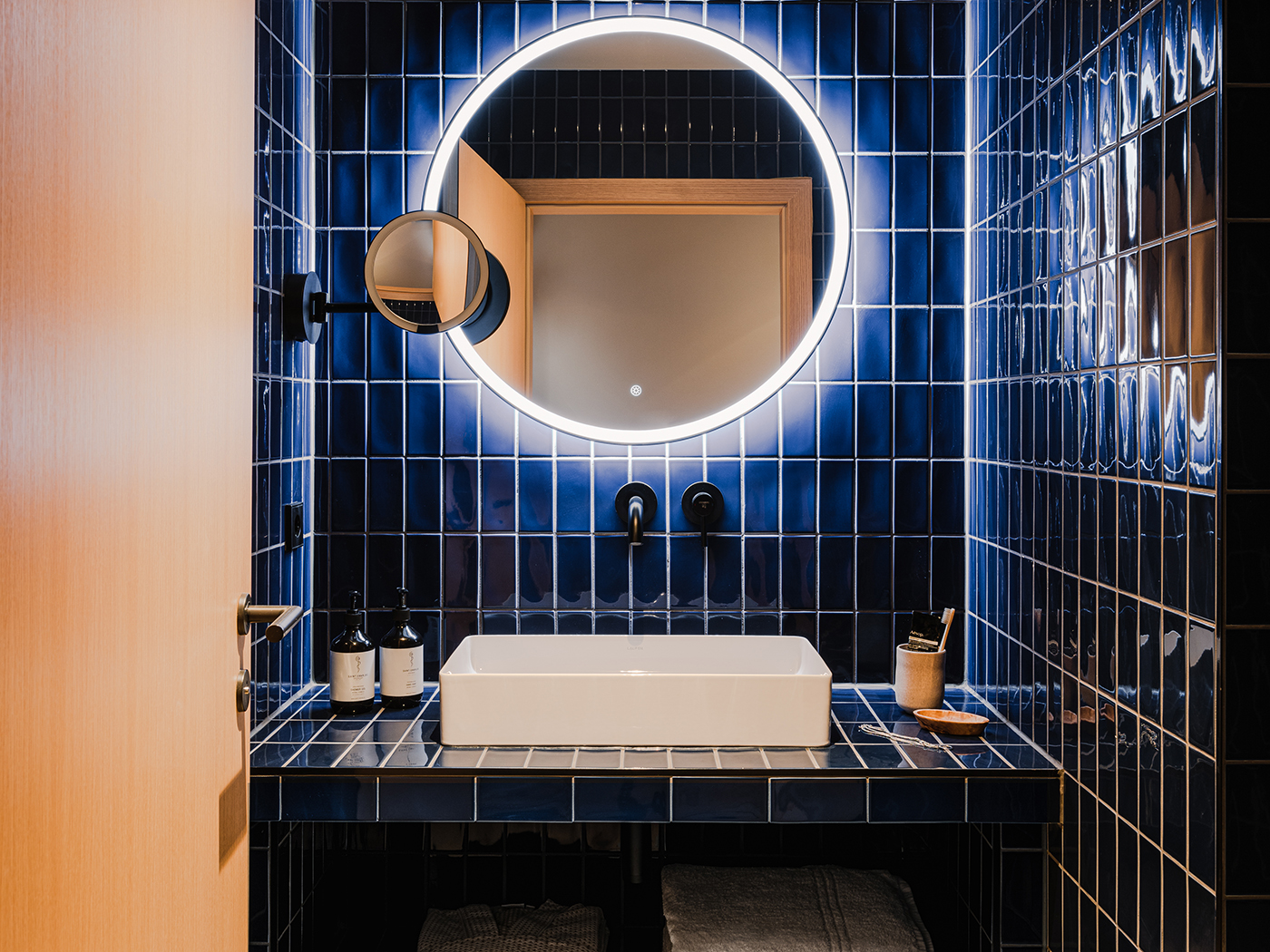 Rooms & Suites at the cōmodo in Bad Gastein, Austria - Design Hotels ...